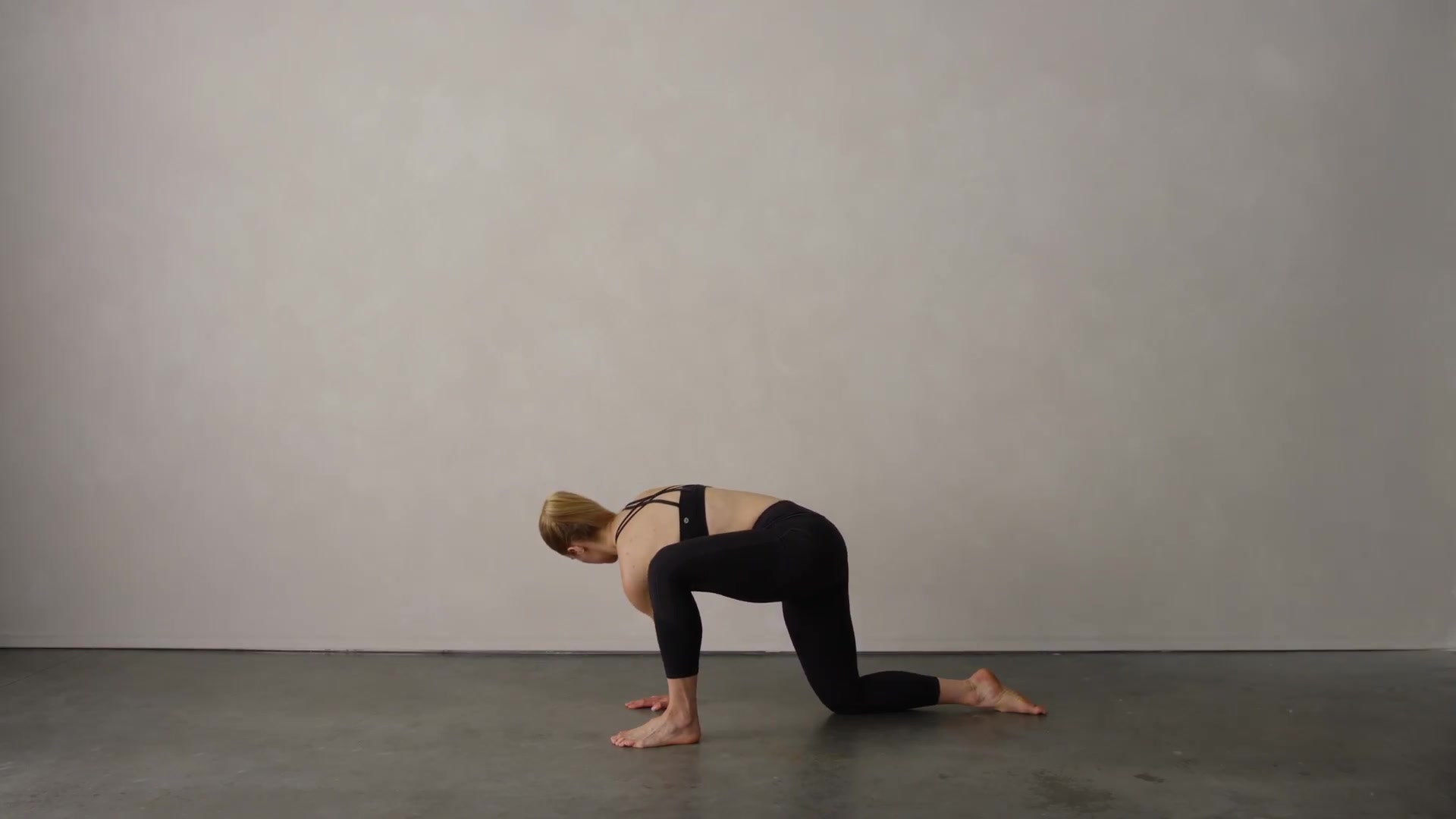 Lunge with Rotation - Video, Instructions & Variations