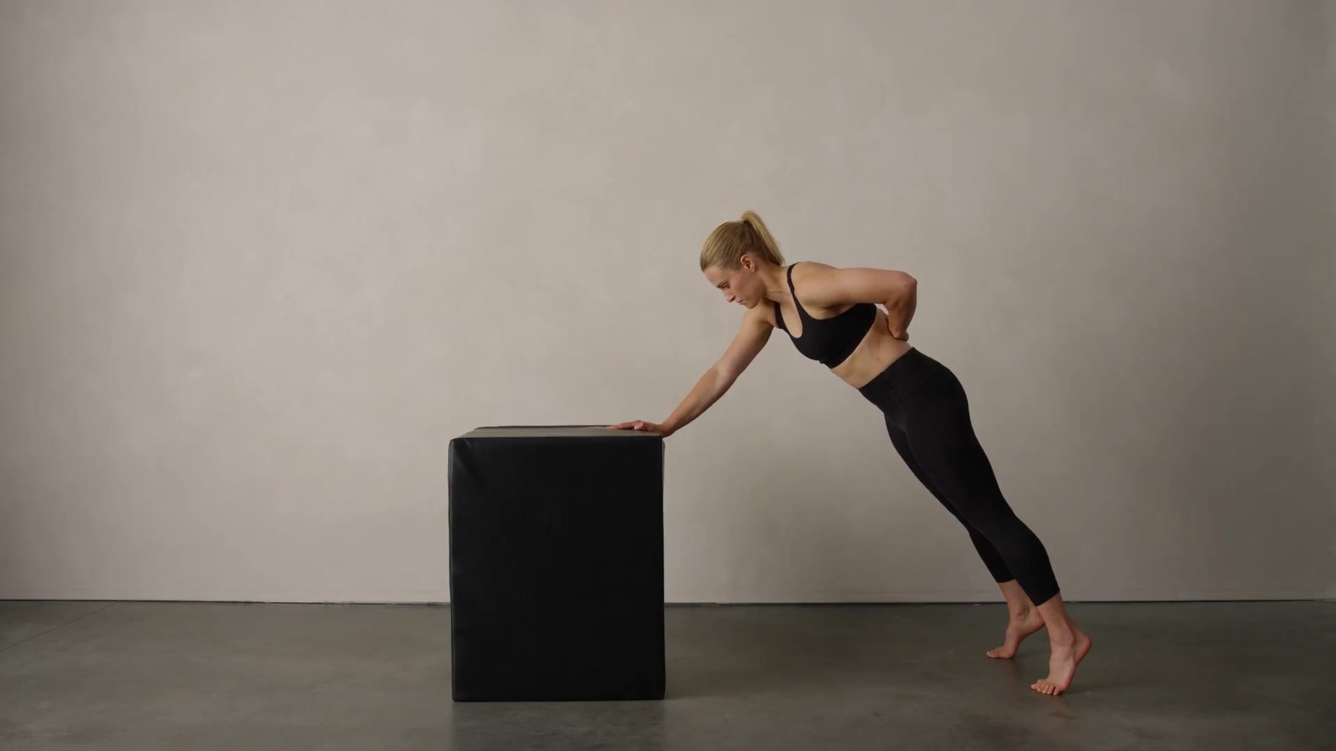 Single Arm Plank on High Box - Video, Instructions & Variations